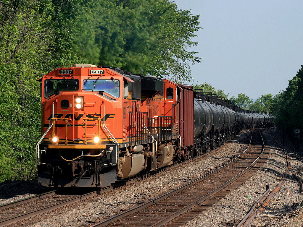 BNSF 8987